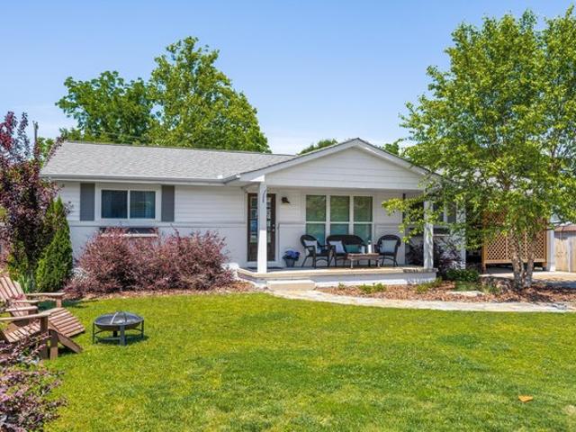 203 Greenfield Dr, Rossville, GA 30741