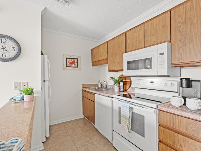 203 Double Eagle Dr. F1