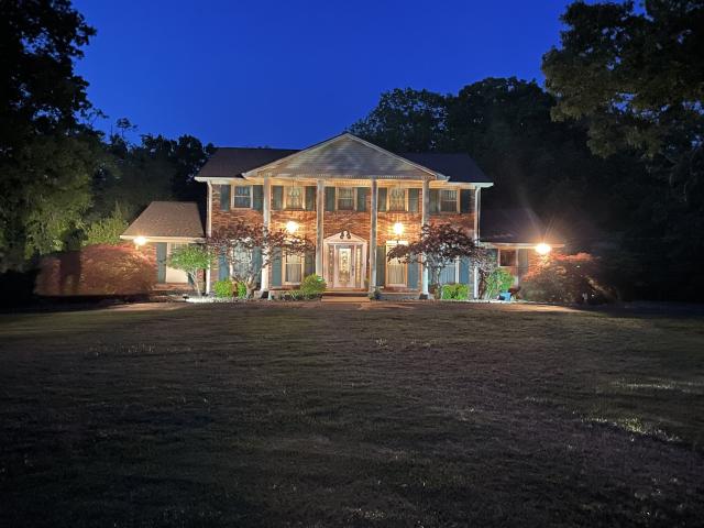 203 Dogwood Circle