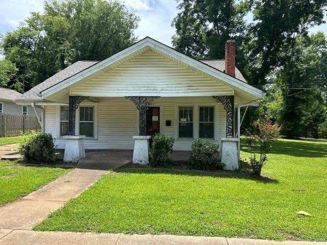 203 E Wiygul St, Fulton, MS 38843
