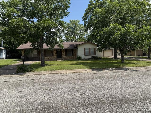 203 E Anderson