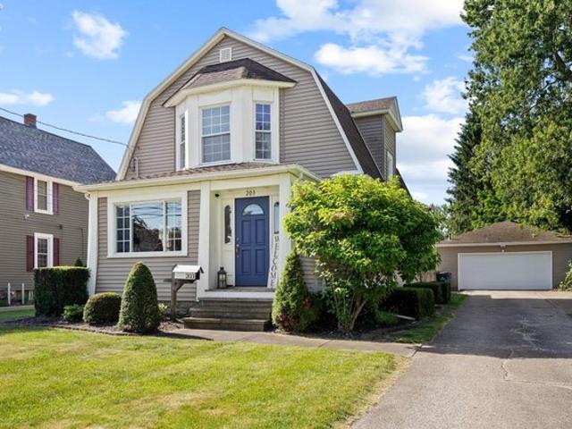203 E Main St, South Amherst, OH 44001