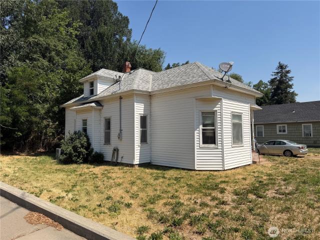 203 E Patit Street
