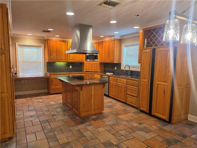 203 East Plater Drive