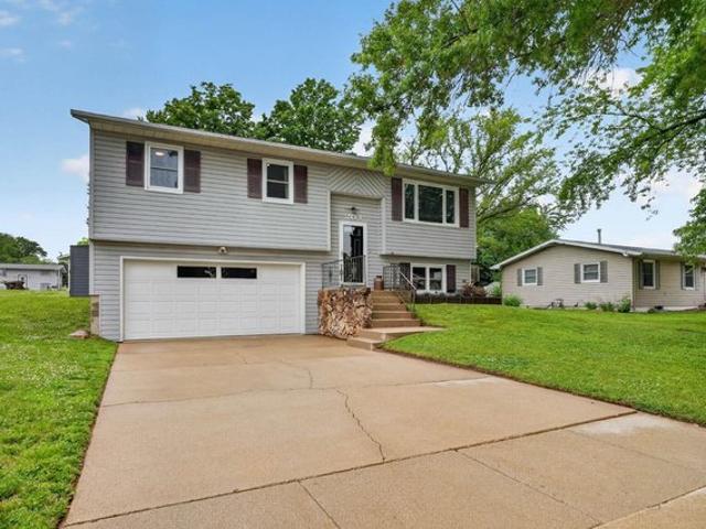 203 Elm St, Waverly, IA 50677