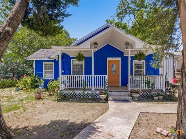 203 Ernst St, Victoria, TX 77901