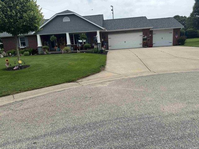 203 Eugene Dr, Middlebury, IN 46540