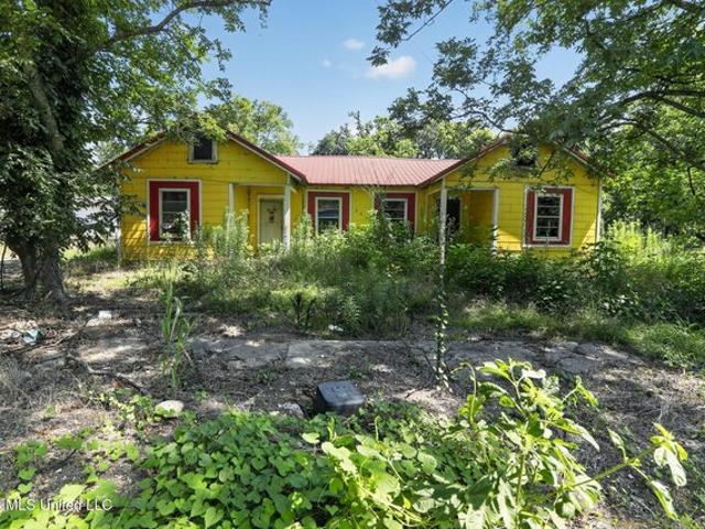 203 Hollingsworth St, Shelby, MS 38774