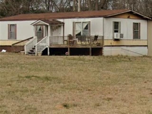 203 Horseshoe Bend Cir, Griffin, GA 30223