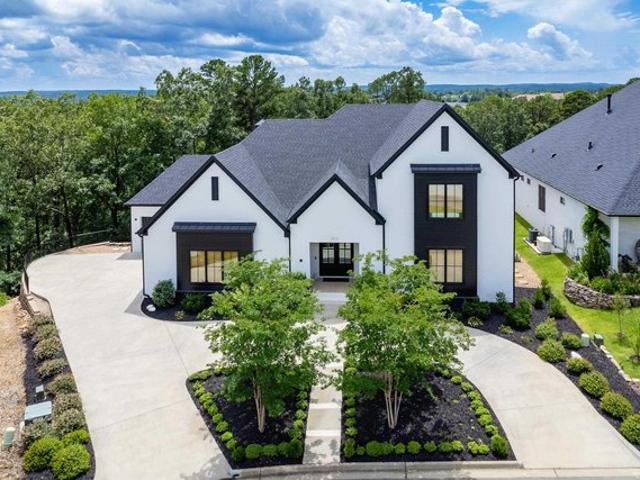 203 Haywood Dr, Little Rock, AR 72223