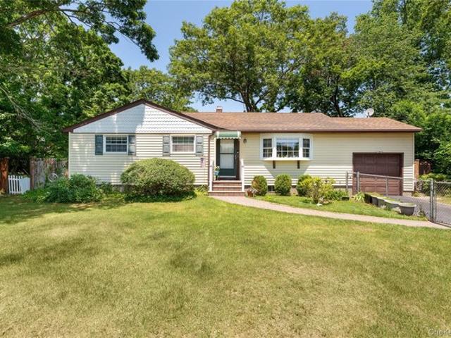 203 Hall St, Port Jefferson, NY 11776