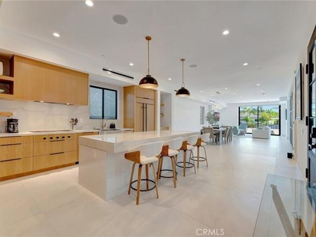 203 Indianapolis Ave, Huntington Beach, CA 92648