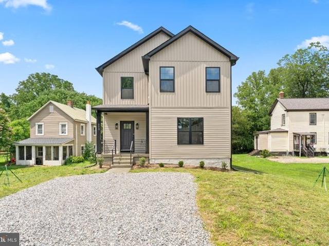 203 Jett Dr, Fredericksburg, VA 22405