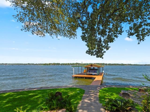 203 Oak Acrs Dr E, Malakoff, TX 75148 | MLS #21247 | Compass