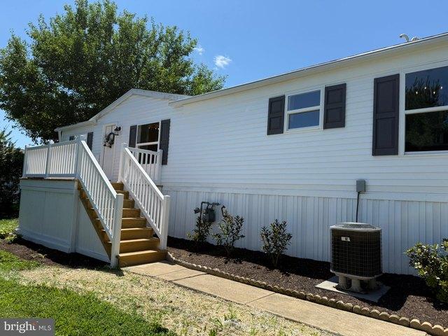 203 Oakfield Ct W, Lancaster, PA 17603