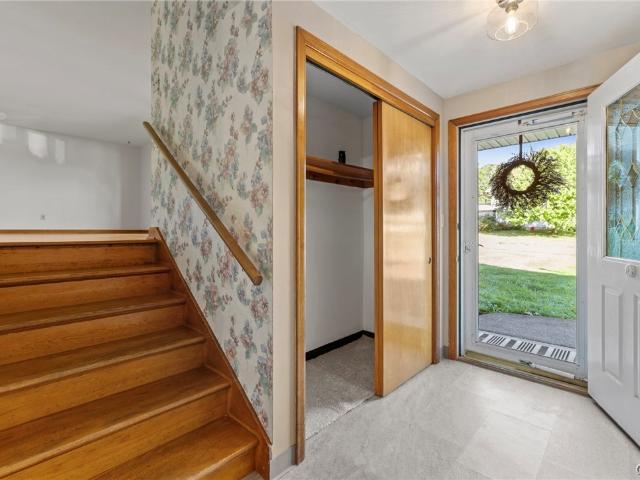203 Oakridge Drive