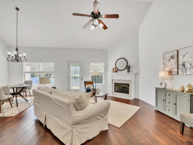 203 Lake Villa Ct