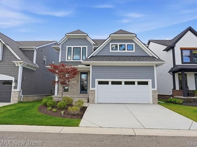203 Mountain View Ln, Milford Vlg, MI 48381