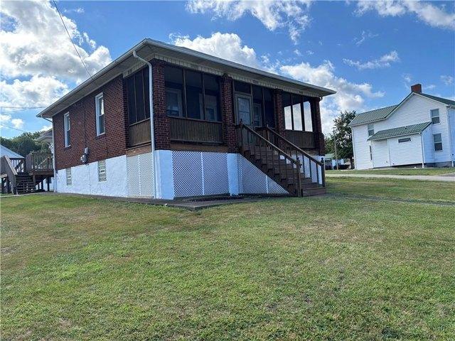 203 Mountain View Rd, Uniontown, PA 15401