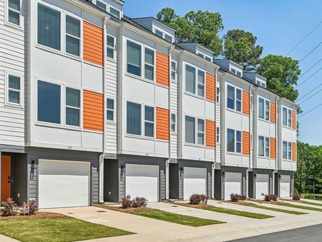 203 Monarch Creek Ln, Charlotte, NC 28206
