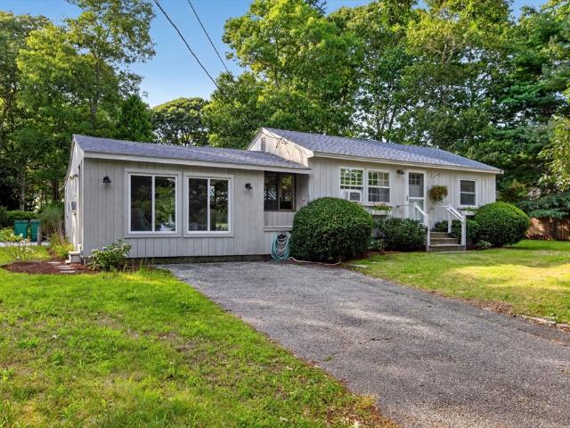 203 Monomoscoy Rd