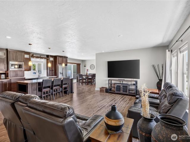203 Moon River View SW