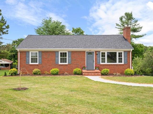 203 Maple Hills Dr, Lynchburg, VA 24502