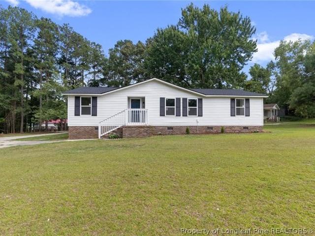 203 McDougald Dr, Raeford, NC 28376