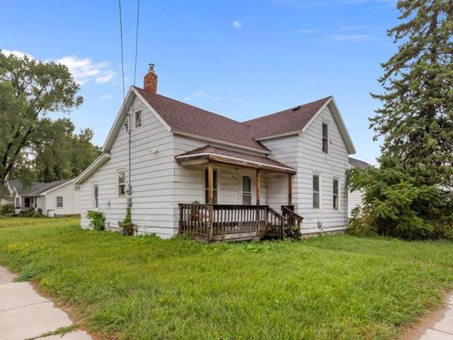 203 N 8th St, De Pere, WI 54115