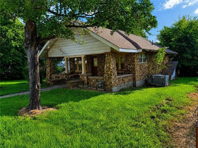 203 N Walnut St, Anderson, MO 64831