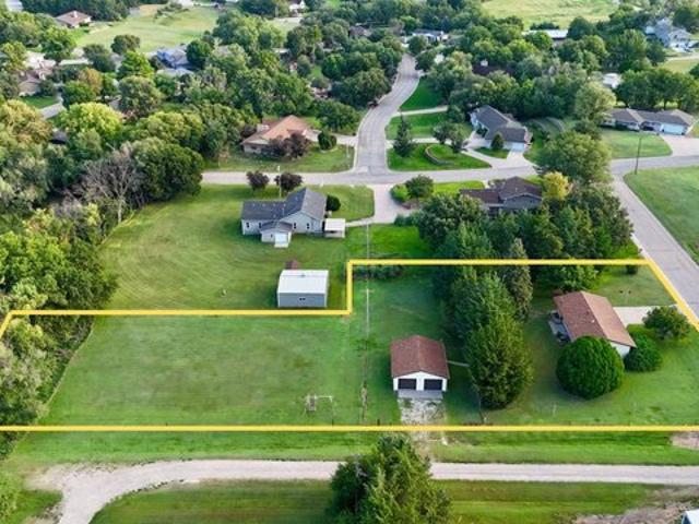 203 N Elm St, Beloit, KS 67420