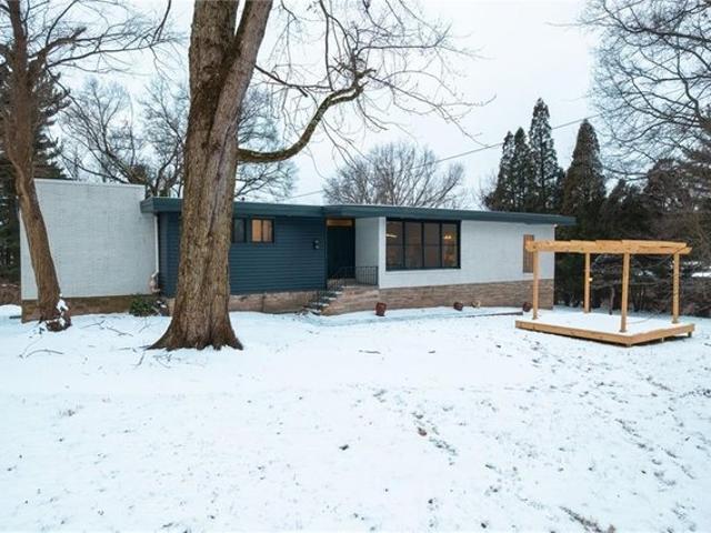 203 N Grandview Dr, Pittsburgh, PA 15215