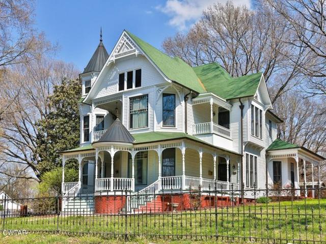 203 N McCombs St, Martin, TN 38237