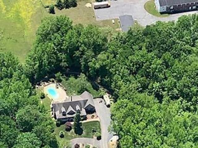 203 North Earlton Road