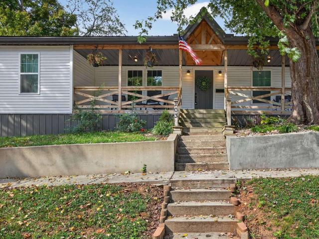 203 NE 1st Street
