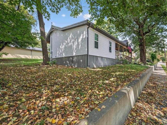 203 NE 1st Street