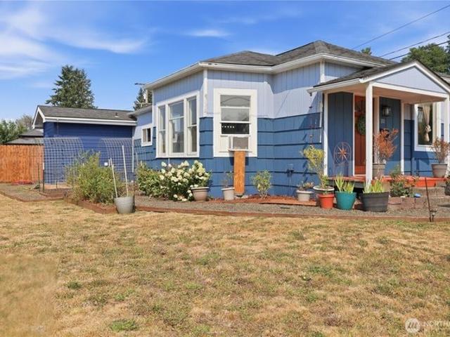 203 S Academy St, Montesano, WA 98563