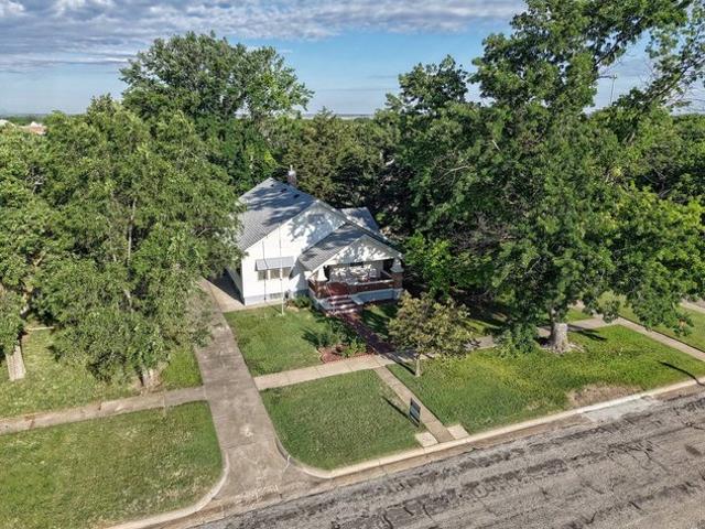 203 S Grant St, Smith Center, KS 66967