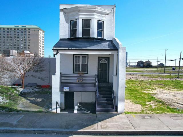 203 S Metropolitan Ave