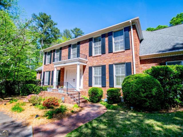 203 S Ole Hickory Trail