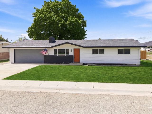 203 S Rowena St, Nampa, ID 83686 | MLS #98984 | Compass