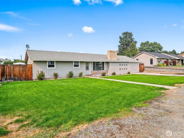 203 SE 1st