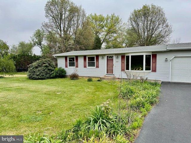 203 Shughart Ave, Boiling Springs, PA 17007