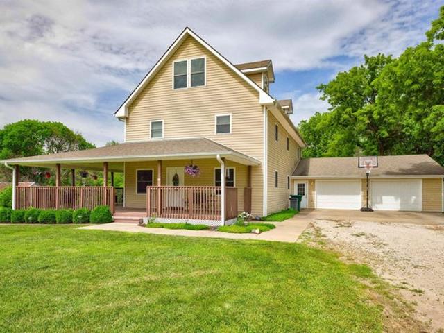 203 Shuman Rd, Circleville, KS 66416