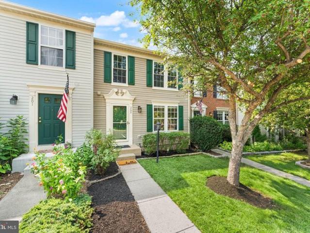 203 Shirley Sq SE, Leesburg, VA 20175