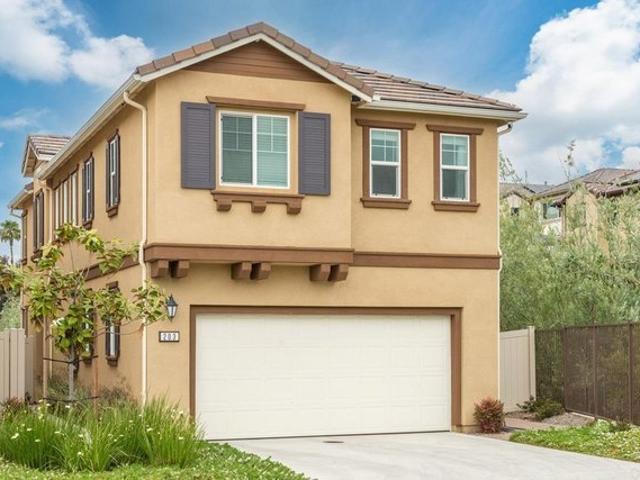 203 Silver Fir Ct, Vista, CA 92083