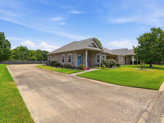 203 Stagecoach Village