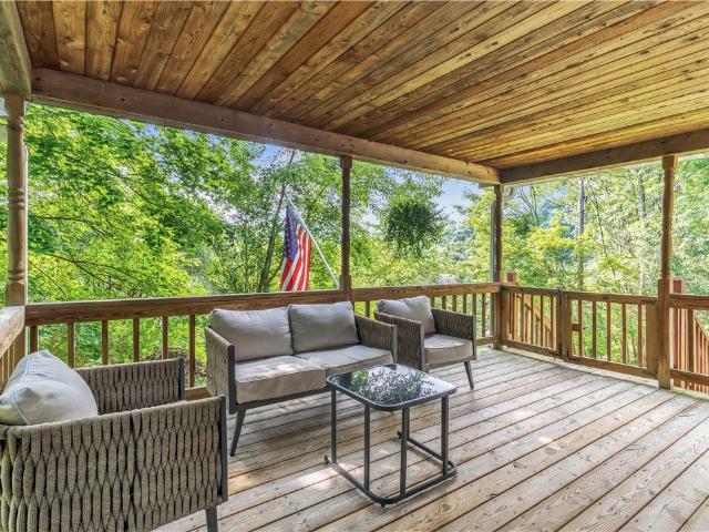 203 Stoney Hollow Rd