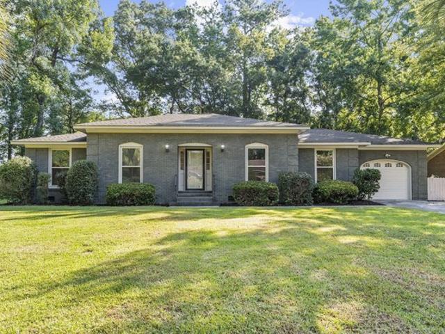 203 Stratford Dr, Summerville, SC 29485