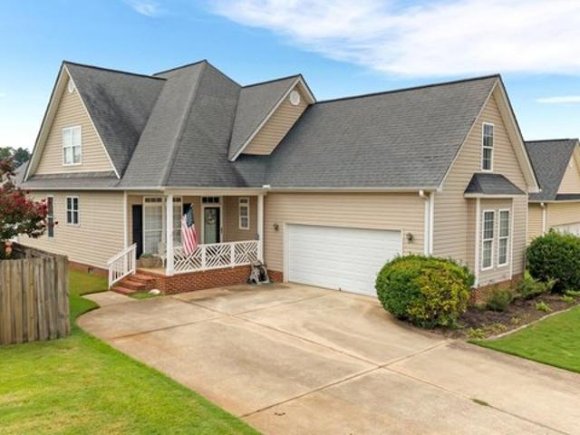 203 Summergrass Dr, Greenville, SC 29617